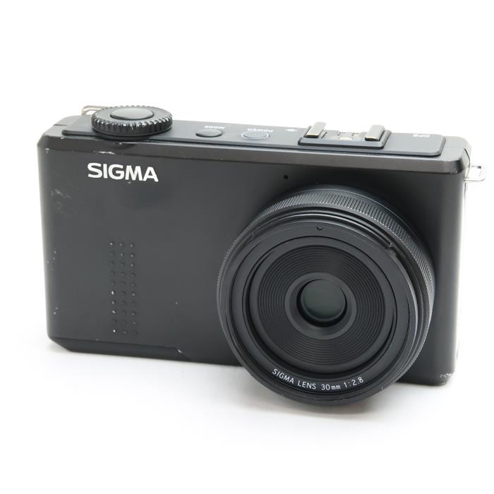 外観状態:並品 マップ保証期間:3ヶ月保証 付属品など:バッテリー×2・チャージャー【ココがポイント！】APS-Cサイズのセンサーを搭載したコンパクトカメラです。映像エンジン『TRUE II』を二基搭載することで処理速度を大幅に向上させるな...