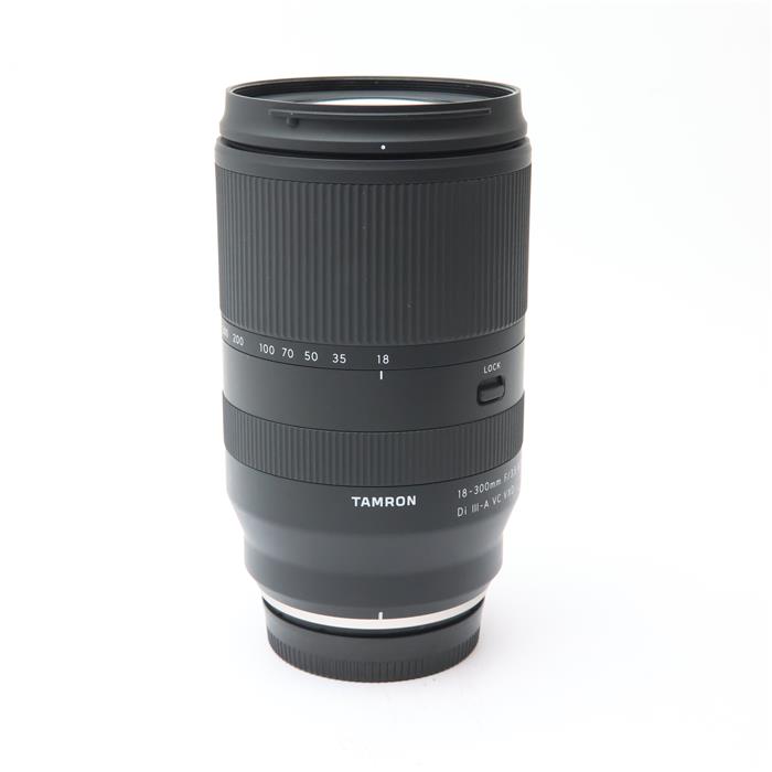 外観状態:並品 マップ保証期間:6ヶ月保証 付属品など:元箱・取扱説明書・レンズフロントキャップ・レンズリアキャップ・レンズフード　【ココがポイント！】レンズを交換する手間なく、超望遠から広角までお楽しみいただける一本がついに富士フィルムX...