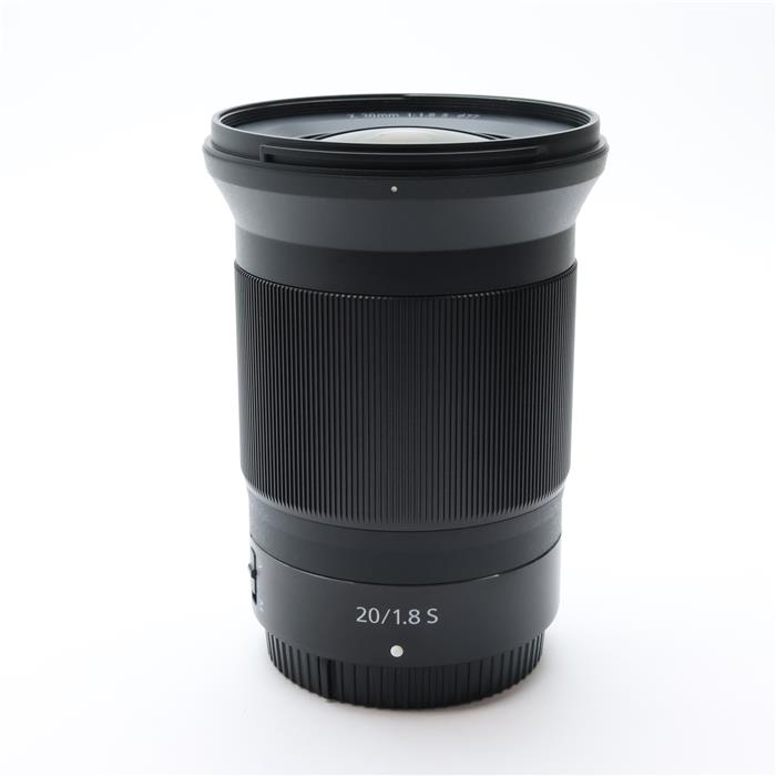 外観状態:美品 マップ保証期間:6ヶ月保証 付属品など:元箱・取扱説明書・レンズフロントキャップ・レンズリアキャップ・レンズフード【ココがポイント！】撮影距離を問わず高解像で優れた描写力を発揮する大口径超広角単焦点レンズNIKKOR Z レ...