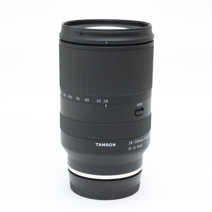 外観状態:良品 マップ保証期間:6ヶ月保証 付属品など:元箱・取扱説明書・レンズフロントキャップ・レンズリアキャップ・レンズフード【ココがポイント！】高倍率ズームとしては世界初*となるF2.8スタートの明るさを確保。広角端28mmから望遠端...