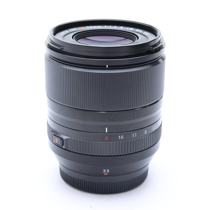 外観状態:美品 マップ保証期間:6ヶ月保証 付属品など:元箱・取扱説明書・レンズフロントキャップ・レンズリアキャップ・レンズフード【ココがポイント！】圧倒的な解像性能と開放F値1.4の明るさを実現する大口径標準単焦点タイプ「XF33mmF1...