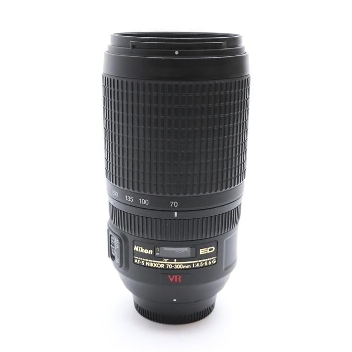 外観状態:良品 マップ保証期間:3ヶ月保証 付属品など:レンズフロントキャップ・レンズリアキャップ・レンズフード【ココがポイント！】焦点距離70mmから300mmまでの幅広い範囲をカバー。撮影フォーマットを選ばない、使いやすい約4.3倍の望...