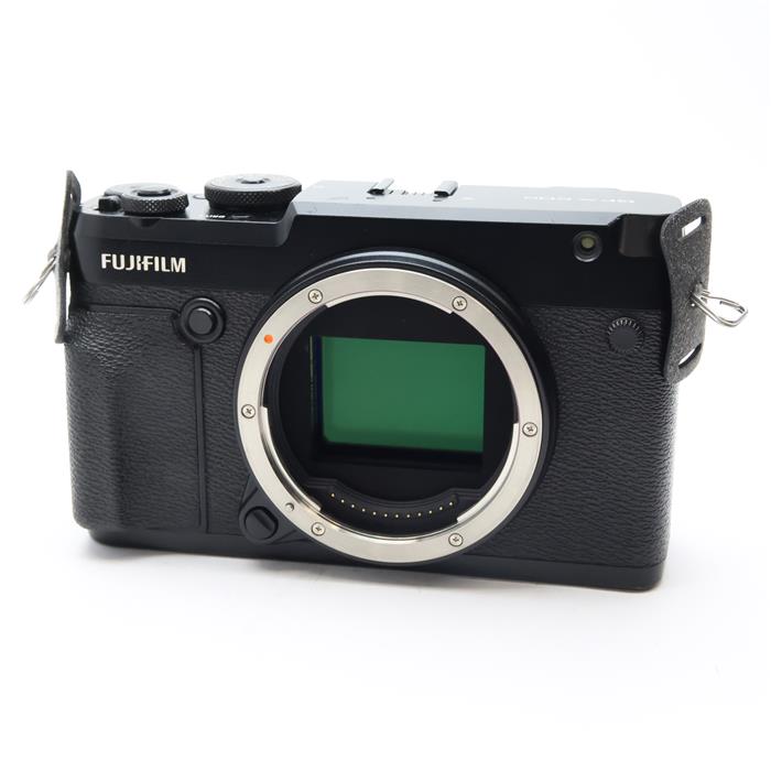 外観状態:並品 マップ保証期間:6ヶ月保証 付属品など:バッテリー・チャージャー・プラグアダプター・ストラップ取付リング・カバー【ココがポイント！】レンジファインダースタイルを採用！防塵防滴かつ軽量で剛性感のある人気中判カメラが登場。514...