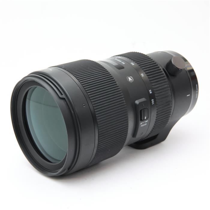 外観状態:並品 マップ保証期間:6ヶ月保証 付属品など:元箱・レンズフロントキャップ・レンズリアキャップ・レンズフード・ケース・ストラップ(ケース用)【ココがポイント！】高性能単焦点レンズと同等の明るさと解像力をもつ、最高レベルの光学性能と...