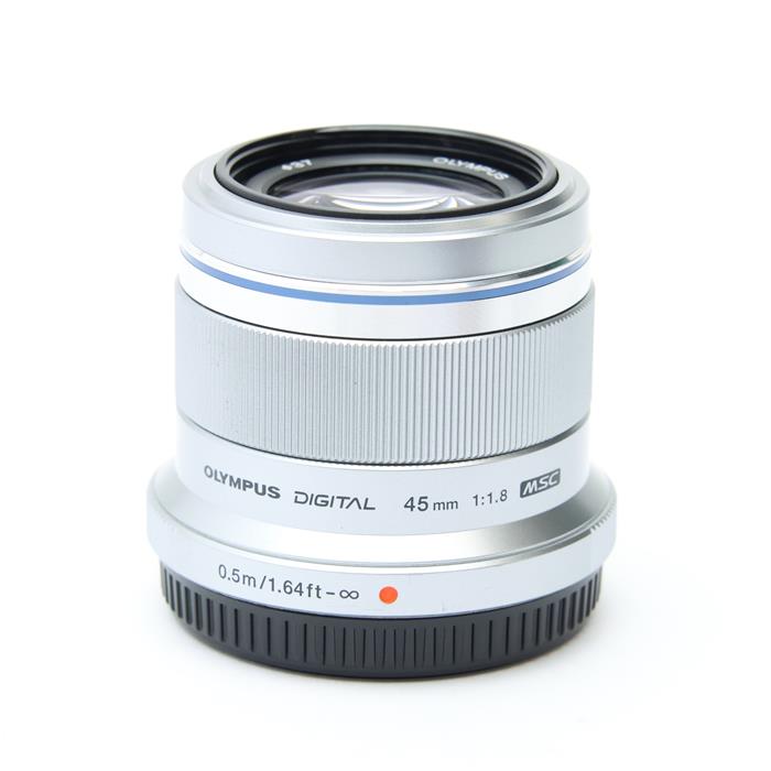 外観状態:良品 マップ保証期間:3ヶ月保証 付属品など:レンズフロントキャップ・レンズリアキャップ・デコレーションリング【ココがポイント！】ありきたりの日常を、忘れられない一枚に。綺麗な背景ボケを気軽に楽しむ。驚きの小型軽量化を実現しながら...