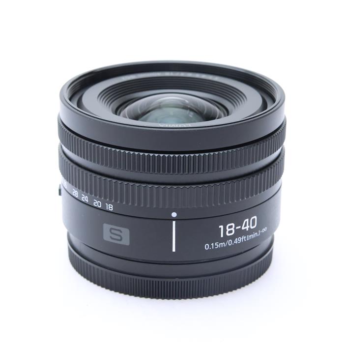 外観状態:美品 マップ保証期間:6ヶ月保証 付属品など:元箱・取扱説明書・レンズフロントキャップ・レンズリアキャップ【ココがポイント！】超広角から標準までをカバーするSシリーズ18-40mmズームレンズ◎点検スタッフからのコメント【外観】僅...