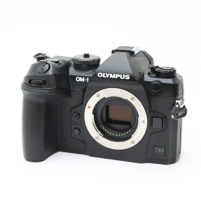 外観状態:良品 マップ保証期間:6ヶ月保証 付属品など:元箱・ストラップ・USBケーブル・バッテリー・USB-ACアタプター・フラッシュ・ケーブルプロテクター【ココがポイント！】新開発のデバイスと最先端のデジタル技術で新たなステージへと飛躍...