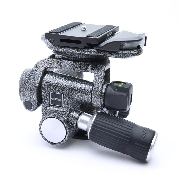 外観状態:良品 マップ保証期間:保証なし 付属品など:元箱・取扱説明書・六角レンチ【ココがポイント！】ジンバル雲台でも定評の高いフルード機構が応用されており、雲台内のフルードカートリッジがもたらすスムーズでシームレスな動きにより、精密なフレ...