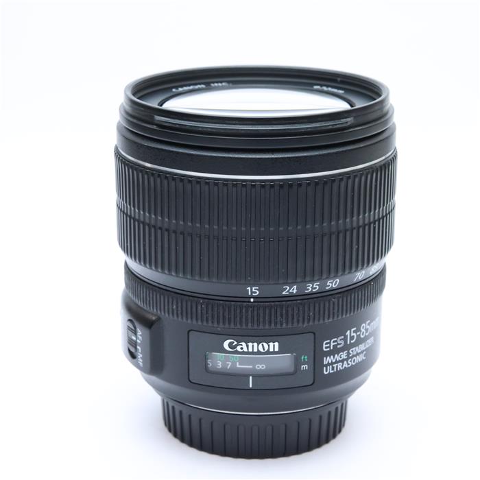 外観状態:並品 マップ保証期間:6ヶ月保証 付属品など:レンズフロントキャップ・レンズリアキャップ・別売レンズフード【ココがポイント！】広角15mmスタートが魅力の標準ズームレンズ！USM搭載でスムーズなピント合わせが可能で、常用レンズとし...