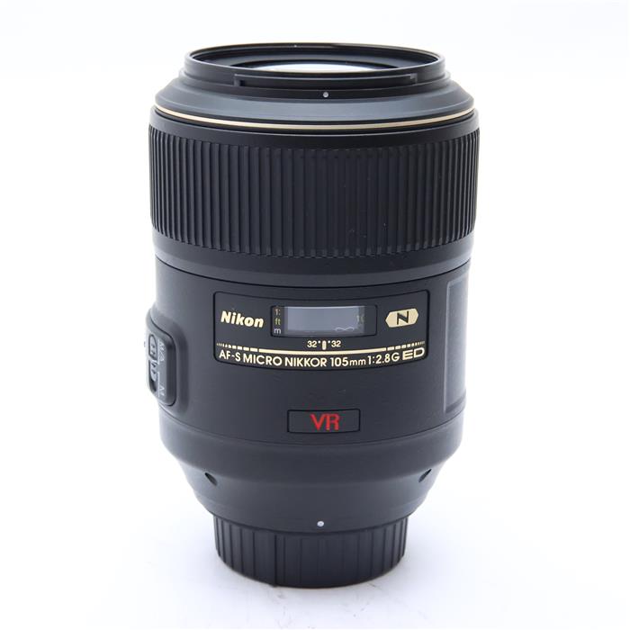 外観状態:良品 マップ保証期間:6ヶ月保証 付属品など:レンズフロントキャップ・レンズリアキャップ・レンズフード【ココがポイント！】シャープな中にも味わいのある描写が魅力のマイクロレンズ手ブレ補正機構(VRII)を搭載した、手持ちのクローズ...