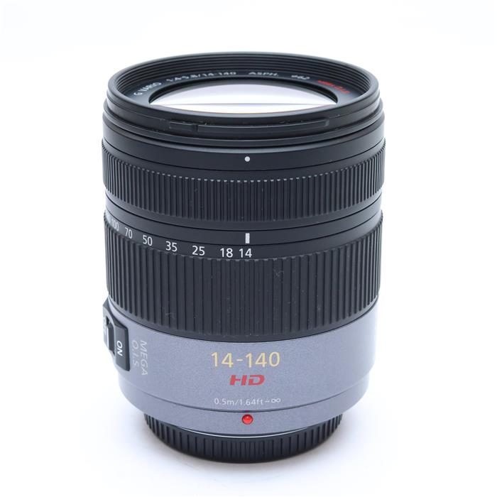 外観状態:良品 マップ保証期間:6ヶ月保証 付属品など:レンズフロントキャップ・レンズリアキャップ【ココがポイント！】動画撮影に最適な、静音設計・連続絞り動作を採用。28mm～280mm(35mm判換算)の幅広い画角をカバーする光学10倍ズ...