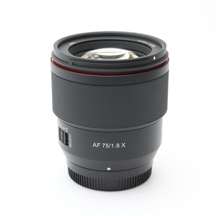 外観状態:良品 マップ保証期間:保証なし 付属品など:レンズフロントキャップ(社外品)・レンズリアキャップ(社外品)【ココがポイント！】超軽量コンパクトな富士フイルムXマウント用中望遠AFレンズ『SAMYANG AF 75mm F1.8 X...