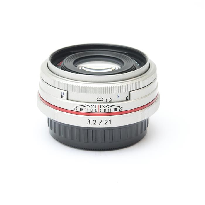 外観状態:良品 マップ保証期間:6ヶ月保証 付属品など:元箱・レンズフードキャップ・レンズフード・レンズリアキャップ・ポーチ【ココがポイント！】こだわりの描写性能や外観が好評の｢リミテッドレンズ｣シリーズに最新のHD コーティングや円形絞り...