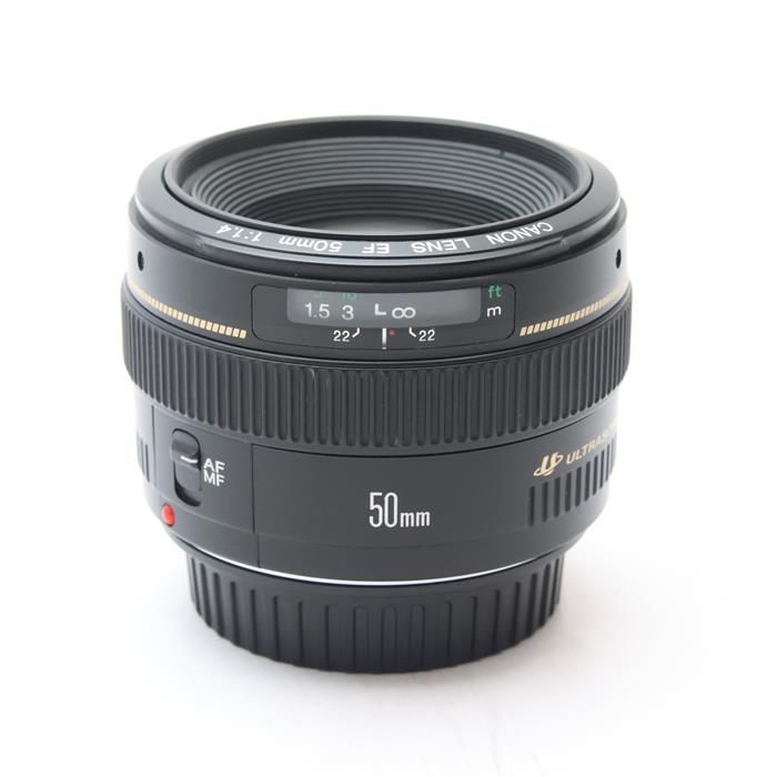 外観状態:並品 マップ保証期間:3ヶ月保証 付属品など:レンズフロントキャップ・レンズリアキャップ【ココがポイント！】標準レンズの定番、F1.4の大口径50mm。質量と描写性能、価格のバランスに優れた使い勝手の良い一本です。撮影アングルを工...
