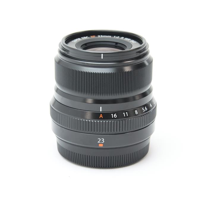 外観状態:美品 マップ保証期間:6ヶ月保証 付属品など:レンズフロントキャップ・レンズリアキャップ・レンズフード【ココがポイント！】180gの小型軽量と高速AFにより、軽快なスタイルで撮影を楽しめる35mm相当（35mm判換算）の焦点距離の...