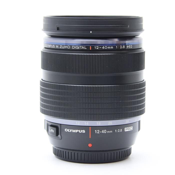 外観状態:並品 マップ保証期間:6ヶ月保証 付属品など:レンズフロントキャップ・レンズリアキャップ・レンズフード【ココがポイント！】PROの要望に応えるレンズカテゴリー「M. ZUIKO PRO」第一弾35mm判換算で24-80mm相当の焦...