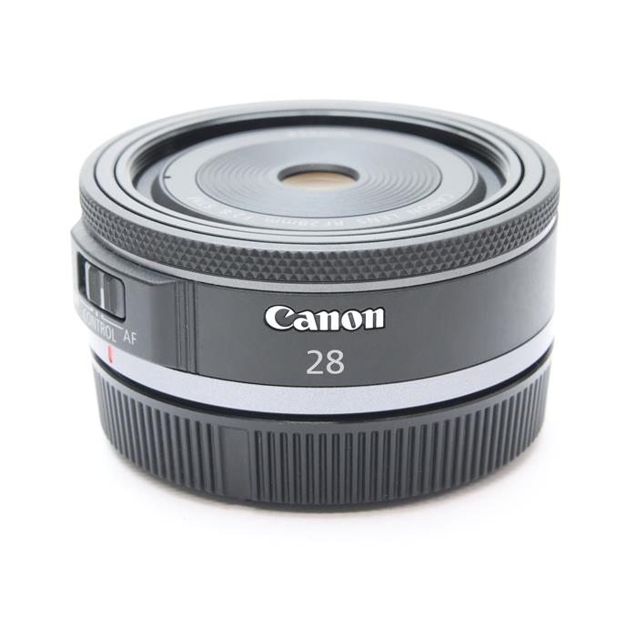 外観状態:良品 マップ保証期間:6ヶ月保証 付属品など:レンズフロントキャップ・レンズリアキャップ【ココがポイント！】優れた携帯性と描写性能を両立した単焦点レンズRF28mm F2.8 STMは、単焦点レンズならではの明るさやボケ味、中心か...