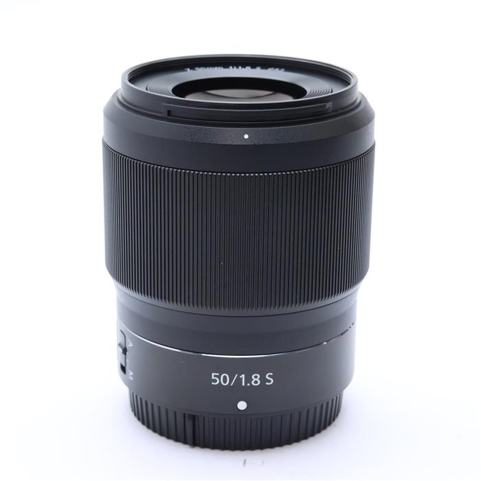 外観状態:良品 マップ保証期間:6ヶ月保証 付属品など:レンズフロントキャップ・レンズリアキャップ・レンズフード【ココがポイント！】開放のボケ味も高画質で楽しめる新世代大口径標準レンズ撮像範囲周辺部まで、絞り開放からシャープな解像。EDレン...