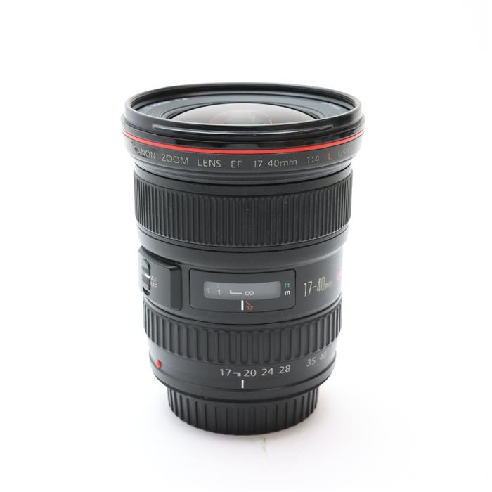 外観状態:並品 マップ保証期間:6ヶ月保証 付属品など:レンズフロントキャップ・レンズリアキャップ【ココがポイント！】超広角ズームの魅力を知るほどに、被写体にグッと近づいて撮影したくなる。そんな撮影者の思いに応える最短撮影距離0.28mの軽...