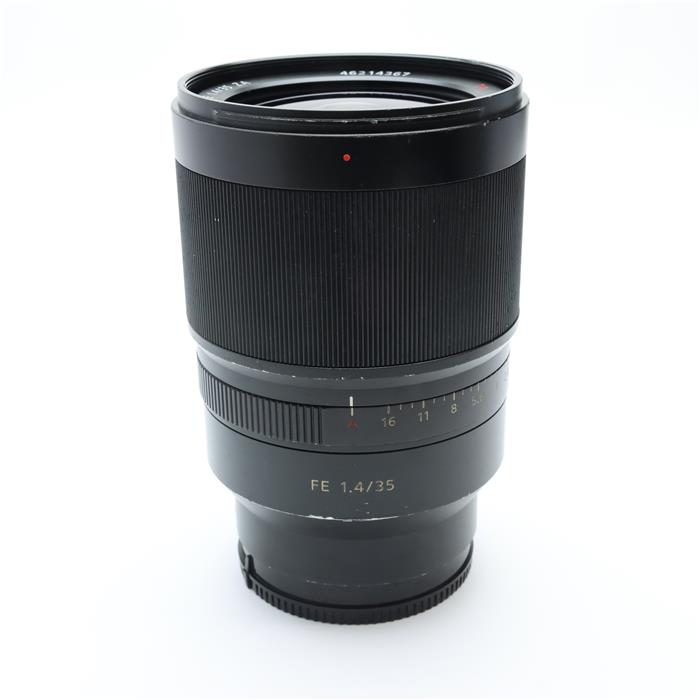 外観状態:並品 マップ保証期間:12ヵ月 付属品など:レンズフロントキャップ(社外品)・レンズリアキャップ(社外品)【ココがポイント！】・開放F1.4、35mmフルサイズ対応の大口径高性能広角単焦点レンズ・画面中心から周辺まで、圧倒的な解像...
