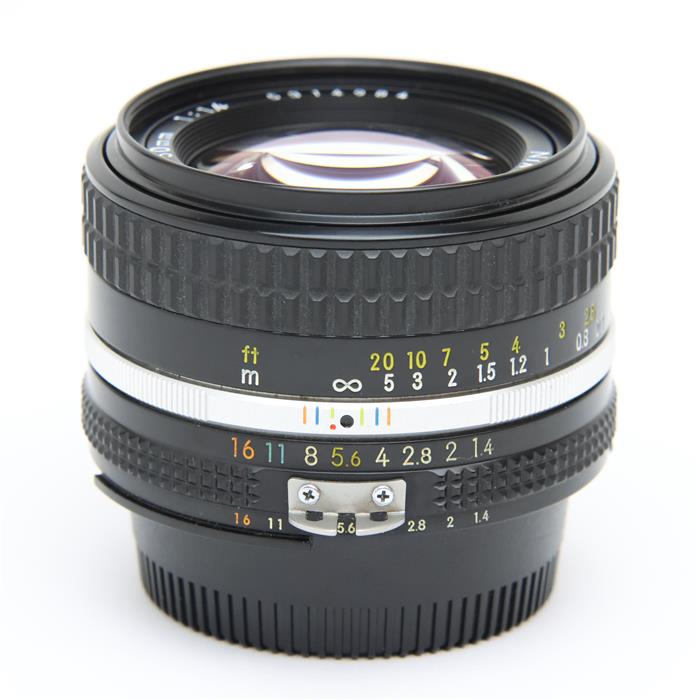 外観状態:並品 マップ保証期間:3ヶ月保証 付属品など:レンズフロントキャップ・レンズリアキャップ【ココがポイント！】最大口径比 1:1.4と明るいにもかかわらず、開放絞りからフレアーが少なく、コントラストの良い、高い解像力があります。開放...