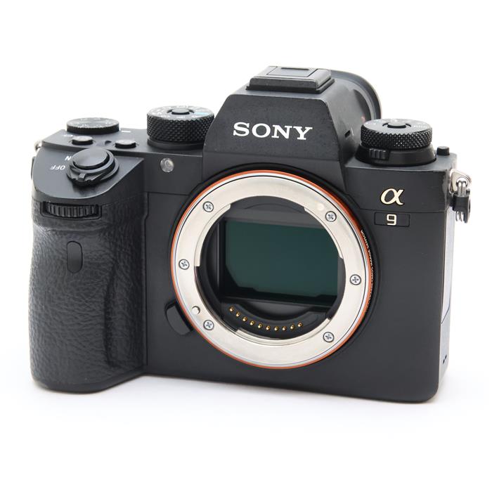 外観状態:並品 マップ保証期間:12ヵ月 付属品など:ストラップ・マイクロUSBケーブル・バッテリー・ACアダプター・チャージャー・ACコード【ココがポイント！】「光を捉え続ける」革新的なシステムにより新次元の高速性能を実現新たな撮影表現の...
