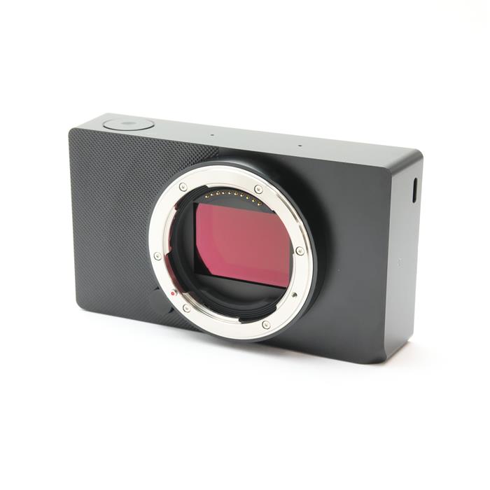 外観状態:良品 マップ保証期間:6ヶ月保証 付属品など:元箱・スタートガイド・メタルボディキャップ・バッテリー・ポーチ【ココがポイント！】撮影者に寄り添い、日常に潜む美しさを捉え、時にその美しさに気づくきっかけにもなりうる。Sigma BF...