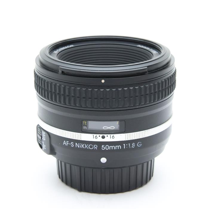外観状態:並品 マップ保証期間:3ヶ月保証 付属品など:レンズフロントキャップ・レンズリアキャップ・レンズフード【ココがポイント！】Dfの外観にフィットする大口径標準単焦点レンズAF-S NIKKOR 50mm f/1.8Gをベースにデザイ...