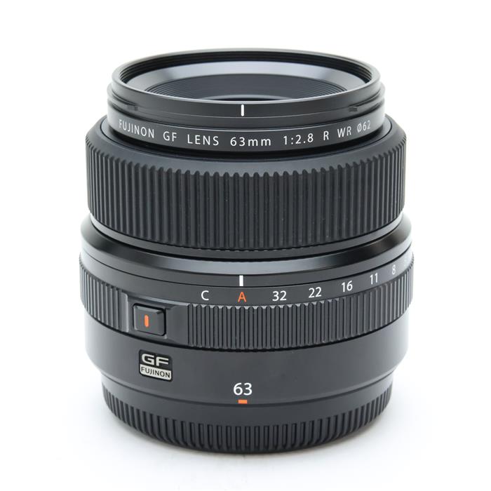 外観状態:良品 マップ保証期間:6ヶ月保証 付属品など:レンズフロントキャップ・レンズリアキャップ・レンズフード【ココがポイント！】35mm 判換算で約50mm の焦点距離を持つ標準レンズ・スタイリッシュなデザインを採用し、外形Φ84.0x...