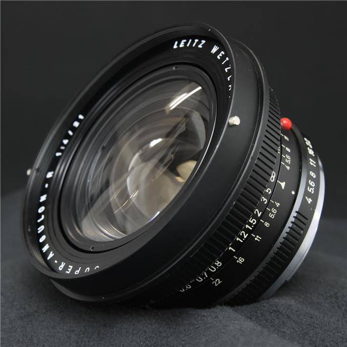 外観状態:良品 マップ保証期間:6ヶ月保証 付属品など:レンズフロントキャップ・レンズリアキャップ【ココがポイント！】このレンズは1971年から1983年の間に約10,000本生産されています。ライカの広角レンズとしての代表格「スーパーアン...