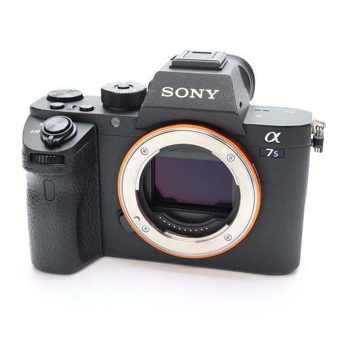 外観状態:並品 マップ保証期間:12ヵ月 付属品など:バッテリー×2・チャージャー・ACアダプター・マイクロUSBケーブル【ココがポイント！】最高ISO感度409600 広いダイナミックレンジ、有効約1220万画素 35mmフルサイズCMO...