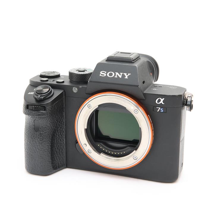 外観状態:並品 マップ保証期間:12ヵ月 付属品など:バッテリー×2・チャージャー・ACアダプター・マイクロUSBケーブル【ココがポイント！】最高ISO感度409600 広いダイナミックレンジ、有効約1220万画素 35mmフルサイズCMO...