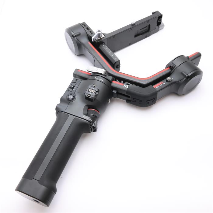 外観状態:良品 マップ保証期間:保証なし 付属品など:元箱・BG30グリップ・USB-C充電ケーブル×2・レンズサポート・延長グリップ・カメラプレート・ハンドル・制御ケーブル×3・下部延長プレート・スマホホルダー・フォーカスモーター(202...