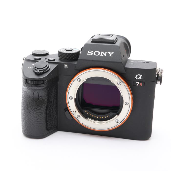 外観状態:並品 マップ保証期間:12ヵ月 付属品など:バッテリー・チャージャー・ACコード・ストラップ・USB-Cケーブル・ケーブルプロテクター【ココがポイント！】本機は、35mmフルサイズ裏面照射型CMOSイメージセンサーExmor Rを...