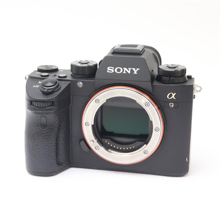 外観状態:並品 マップ保証期間:12ヵ月 付属品など:バッテリー・チャージャー・ACコード【ココがポイント！】「光を捉え続ける」革新的なシステムにより新次元の高速性能を実現新たな撮影表現の可能性を広げるフルサイズミラーレス一眼カメラ『α9』...