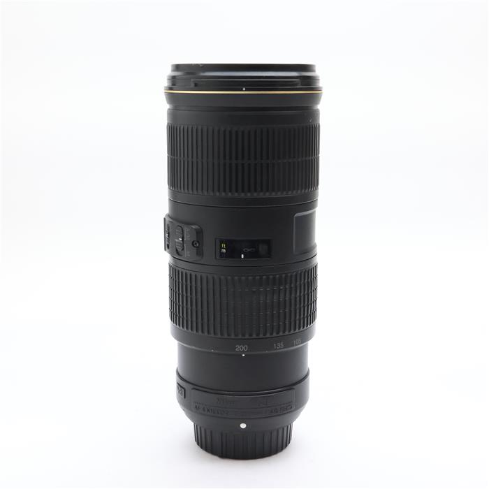 外観状態:並品 マップ保証期間:12ヵ月 付属品など:レンズフロントキャップ・レンズリアキャップ・レンズフード・ポーチ【ココがポイント！】プロフェッショナルの信頼に応える鮮明な望遠ズームレンズ焦点距離70mmから200mmまでの望遠域を開放...