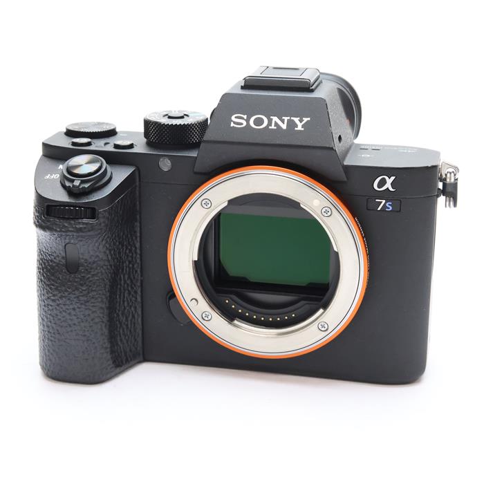 外観状態:並品 マップ保証期間:12ヵ月 付属品など:バッテリー×2・チャージャー・ACアダプター・マイクロUSBケーブル【ココがポイント！】最高ISO感度409600 広いダイナミックレンジ、有効約1220万画素 35mmフルサイズCMO...