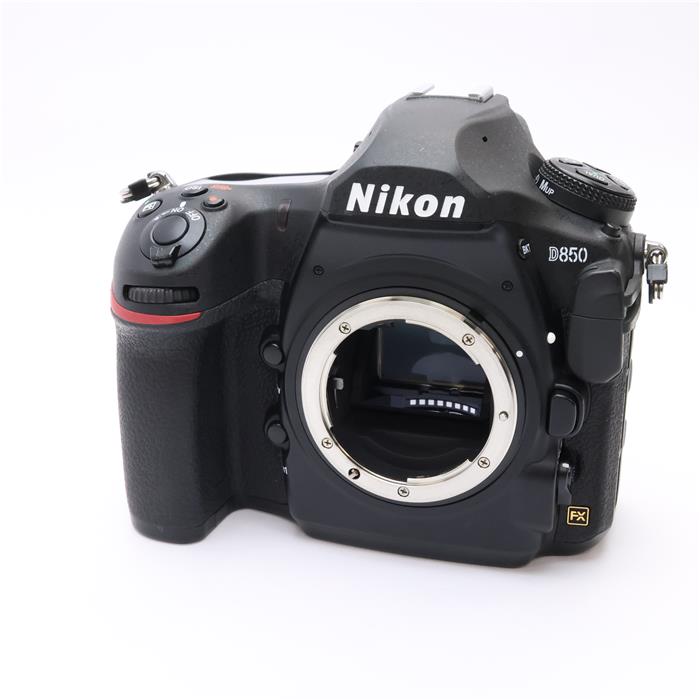 外観状態:並品 マップ保証期間:12ヵ月 付属品など:ストラップ・USBケーブル・バッテリー・チャージャー【ココがポイント！】有効画素数4575万画素と常用感度ISO 64-25600を両立。ボディ単体で最高約7コマ/秒の連写が可能。シャッ...