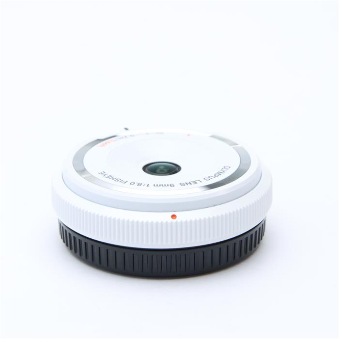 外観状態:美品 マップ保証期間:保証なし 付属品など:レンズリアキャップ【ココがポイント！】焦点距離9mm（35mm版換算18mm）、F8.0固定のフィッシュアイレンズ。厚さはわずか12.8mmと広角撮影が気軽に楽しめる超薄型サイズです。非...