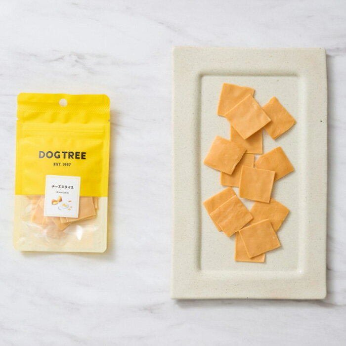 タンパク質、カルシウム、ビタミンA・B群が豊富なチーズをスライス状にして乾燥させました。【給与方法】目安給与量を参考に1日1-数回に分け、おやつとして与えてください。給与量は犬にてよって個体差が生じます。食べ残しや便の様子、健康状態をみて調...