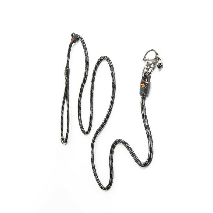 登山用ロープを使用した首輪一体型リード（小型犬〜中型犬）登山用ロープを使用しており耐久性も優れています。リードに付属している金具や黒いストッパーでサイズ調整ができます。チョークリードとしても使用可。【本体サイズ】サイズ：170 x 4 x ...