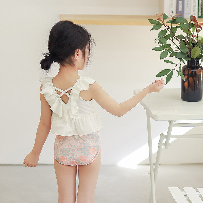 商品説明 商品紹介 キッズ水着 3点セット ?ビキニ焼けの心配なし◎日焼け止めの節約にも? 嬉しいラッシュガードセット！ お肌の露出を抑えて水着の跡が くっきり残らないのが嬉しい☆ 日焼け止めも少なく経済的◎ ?紫外線からお肌を守る！ママも...