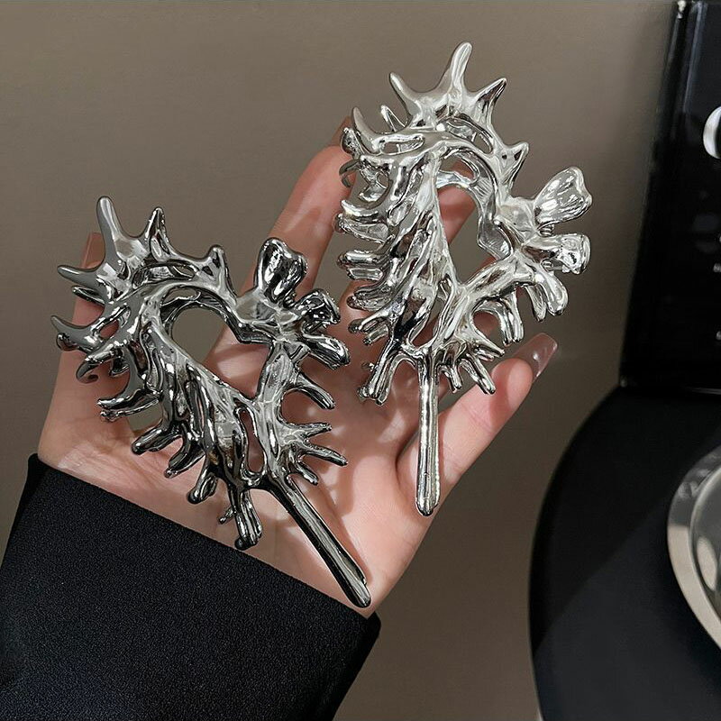 商品説明 商品内容 へアクリップ 素材 合金 プラスチック 生産国 中国 サイズ フリーサイズ：約11cm ※平置き採寸になります。実際のサイズとは誤差が出る場合がございますので、参考サイズとしてご覧ください。 注意書き ※商品写真は、でき...