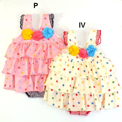 ネームタグ付 総柄部分：ポリエステル90％・ポリウレタン10％ 無地部分：ナイロン82％・ポリウレタン18％ 中国製 ※総柄なので柄の出方は個々に違います。 キッズスイムウェア/女児水着/ドット柄ワンピース ----------------...