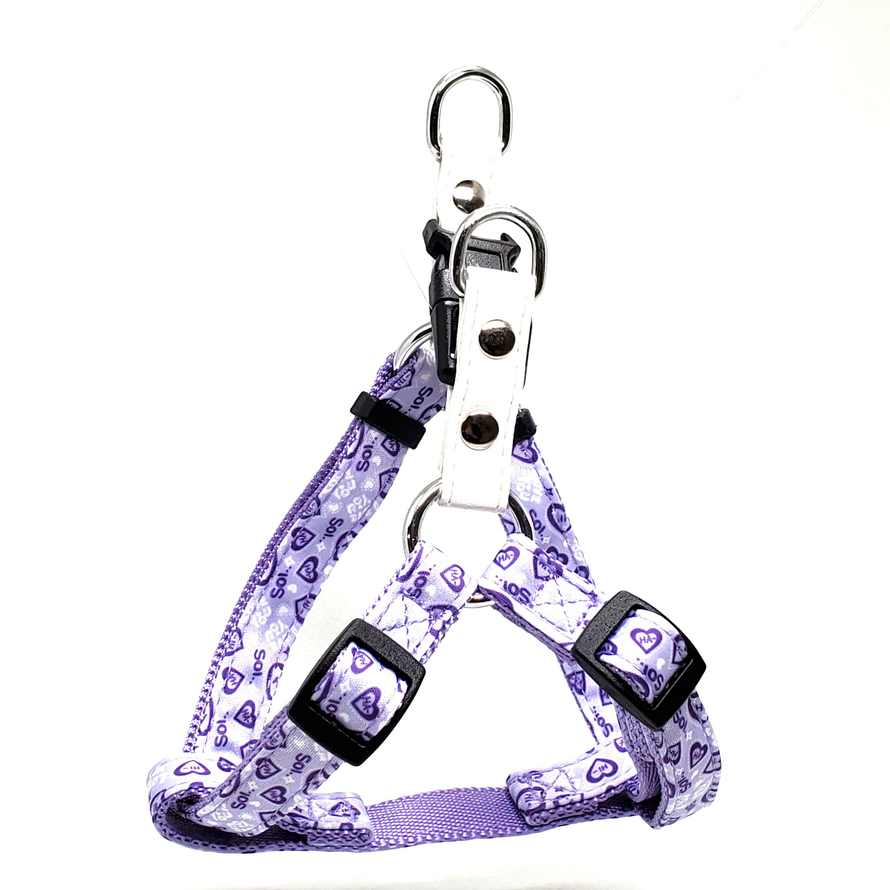 [商品サイズ(mm)]110×40×190[単品重量(g)]30 [原材料]ナイロン[商品説明]犬用軽便胴輪[使用方法・給与方法]適切なサイズに調整し、わんちゃんの前足を穴に通して、背中でバックルを留めて下さい。カチッと音がするまではめ込ん...