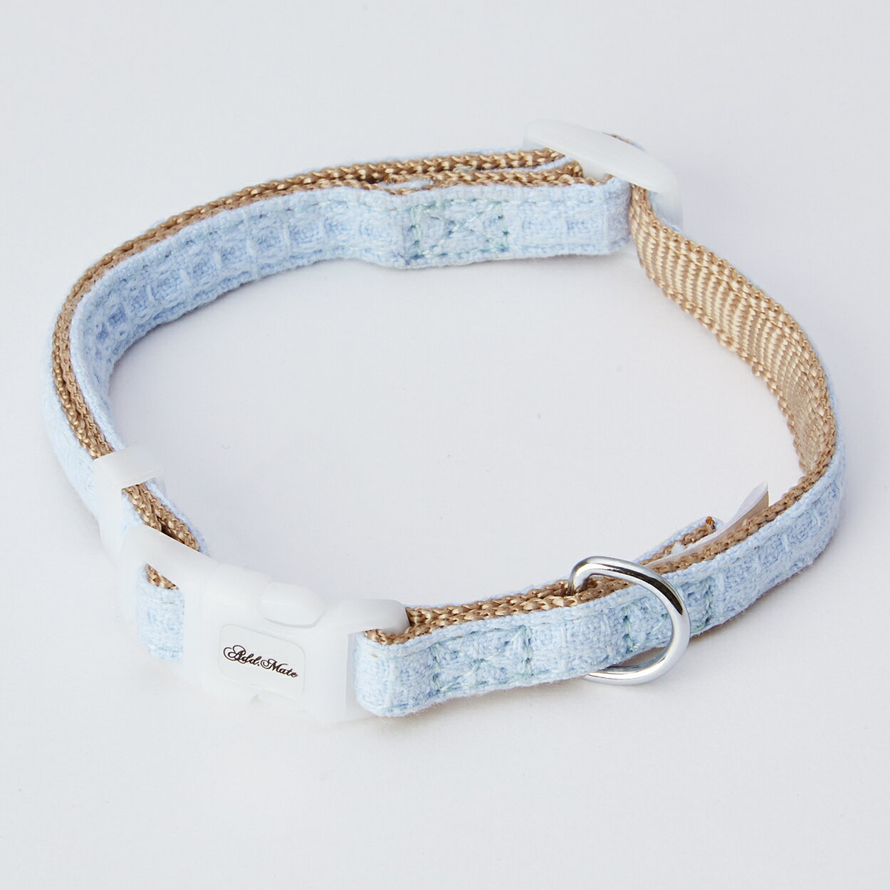 [商品サイズ(mm)]50×14×110[単品重量(g)]13 [原材料]ナイロン、コットン、レーヨン、ポリエステル、セルロース[商品説明]温かみのある見た目と肌触りの良さが魅力のワッフル生地を犬具表生地に使用。[使用方法・給与方法]＜バッ...