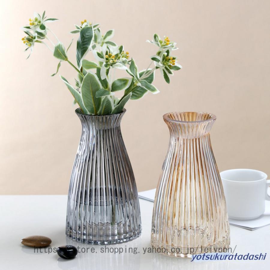 商品名: ガラス花瓶素材: ガラスサイズ：口径×底径×高さ：8.3*12.5*20.5cm（スタッフ採寸のため、若干の誤差が生じる場合がございます）場所: 窓辺、玄関、寝室、書斎などガラスボトル 水耕栽培 インテリア飾り安定感が良いでどんな...