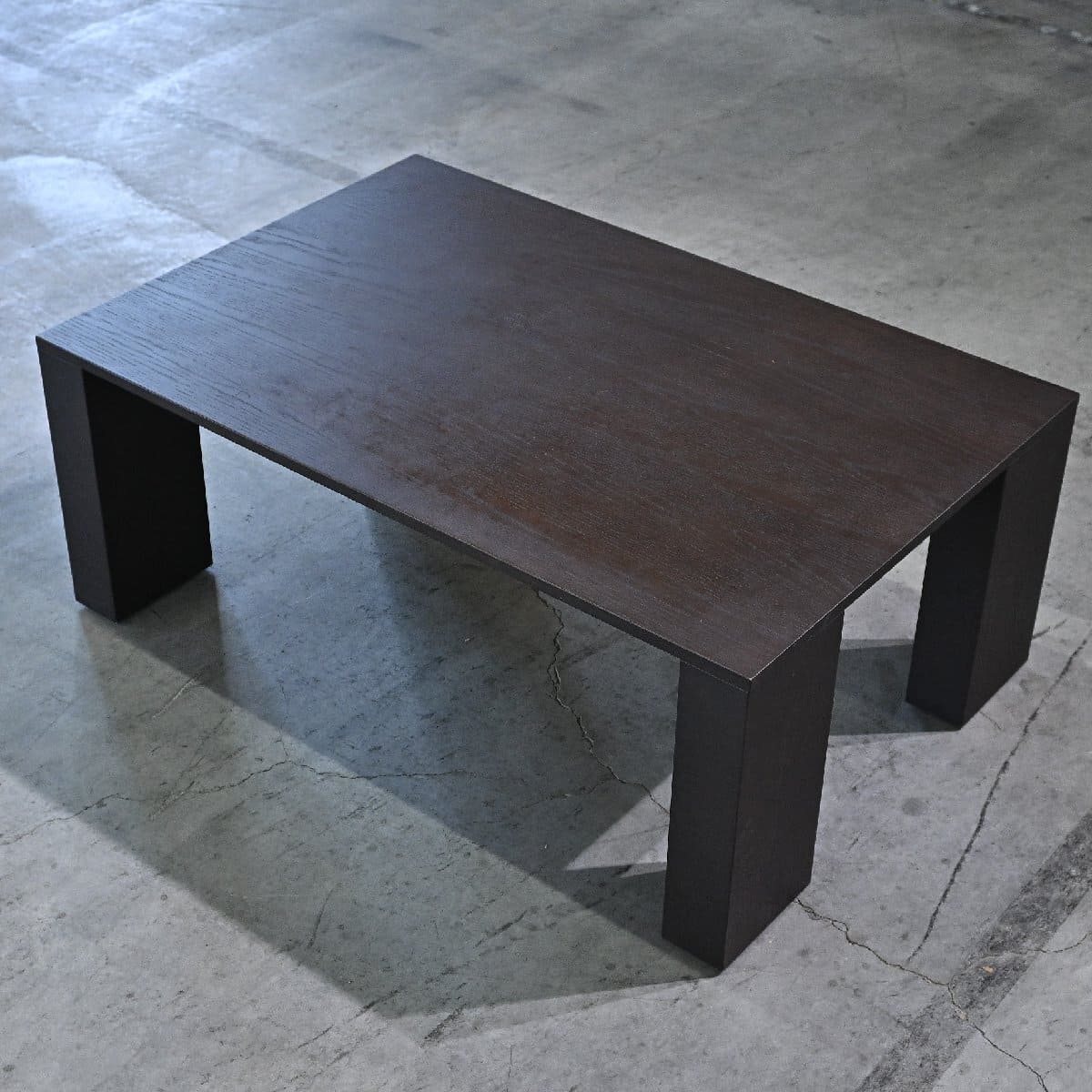 &nbsp;商品説明 Arflex（アルフレックス）による、「REKTA（レクタ）」センターテーブルが入荷いたしました。 REKTAは、その名の通り“矩形＝RECTA”をテーマにしたシンプルで力強いデザインが特徴。無駄を削ぎ落した直線的なフ...