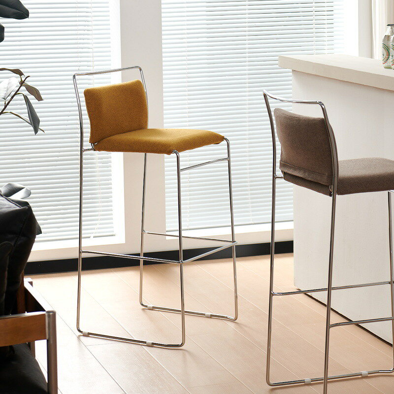 材質：金属認証：なし一般納税者：いいえスタイル：モダン・ミニマル反対制作可能：はい回転可能：いいえ折りたたみ可能：いいえフレーム：金属骨組内部充填材：高弾性フォームスパン体積：0.20型番：中古ハーパー・バー用チェア手すり有無：なしスペース...