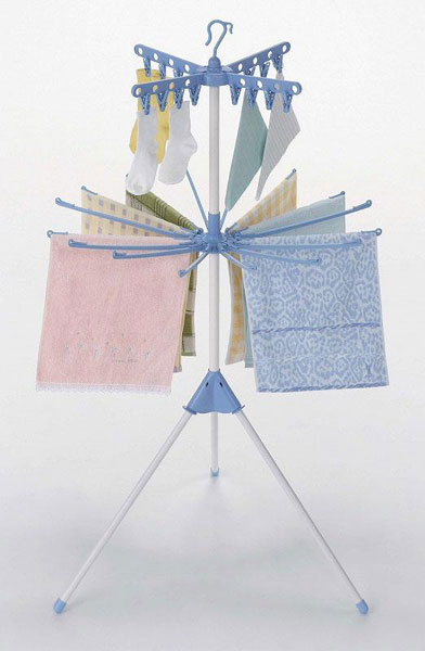 商品情報 室内干しの集大成！定番のパラソルタイプの物干し台2段！ ●ピンチハンガー4本（ピンチ16個付) ●タオルハンガー16本。 ●定番のパラソルタイプのスタンド物干●使い勝手も良くタオルなどがたくさん掛けられます●簡単に収納できるので、...